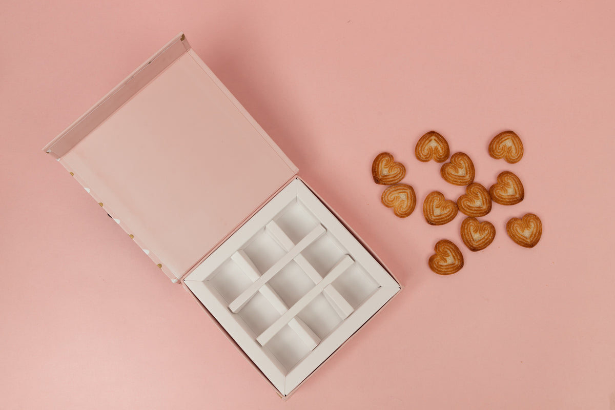 Pink Heart Magnetic Chocolate Box (Cavity of 12 pcs) – The Packing Company